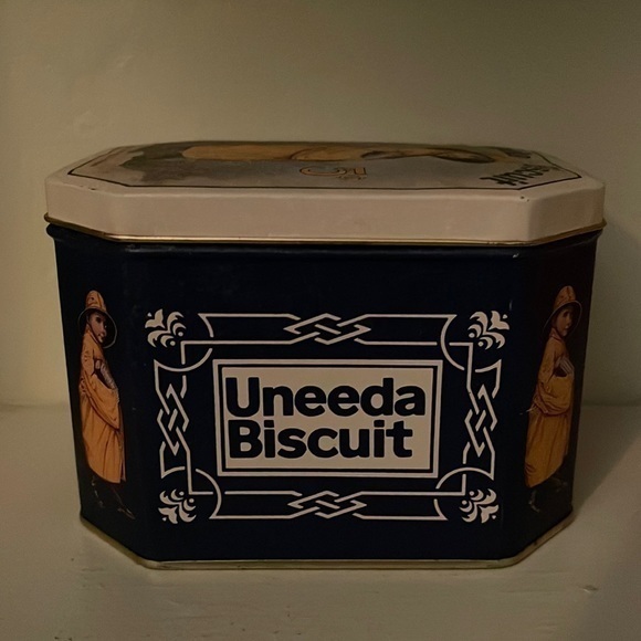 nabisco | Kitchen | Nabisco Uneeda Biscuit Vintage Tin Can | Poshmark